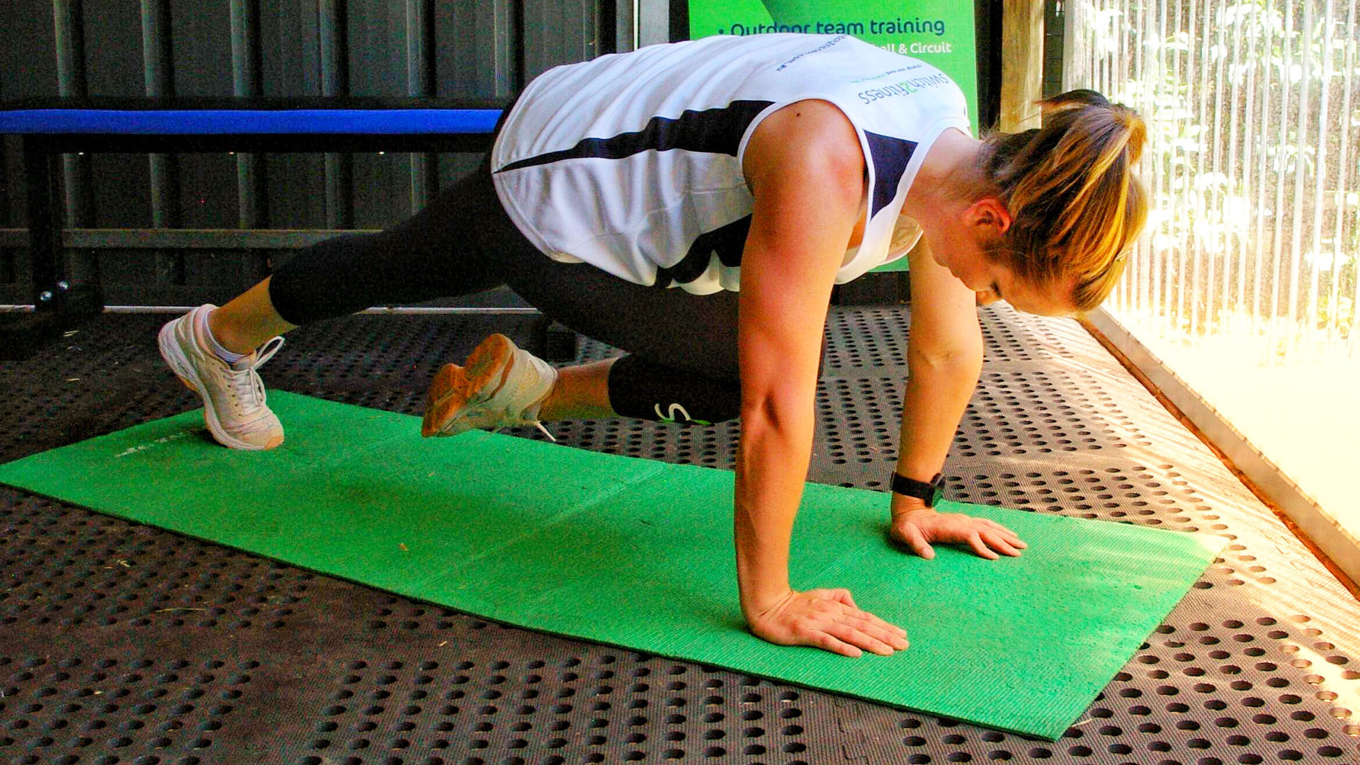 Knee Pulls